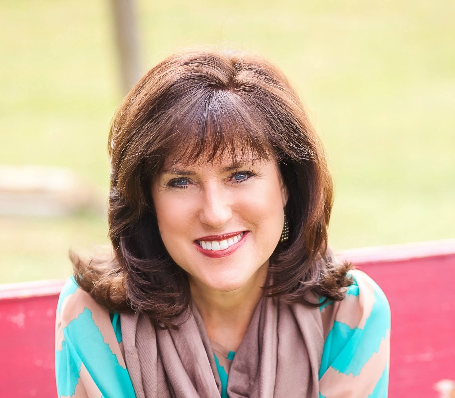 headshot cropped - Tracie Miles